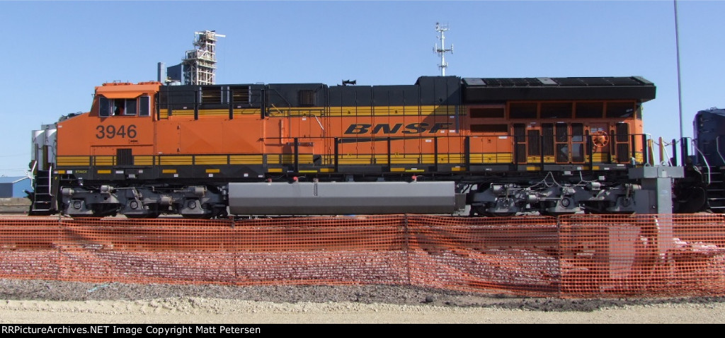 BNSF 3946